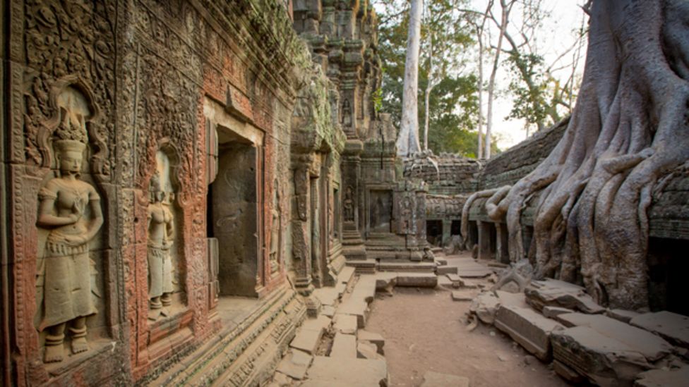 Beyond Angkor: How lasers revealed a lost city - BBC News