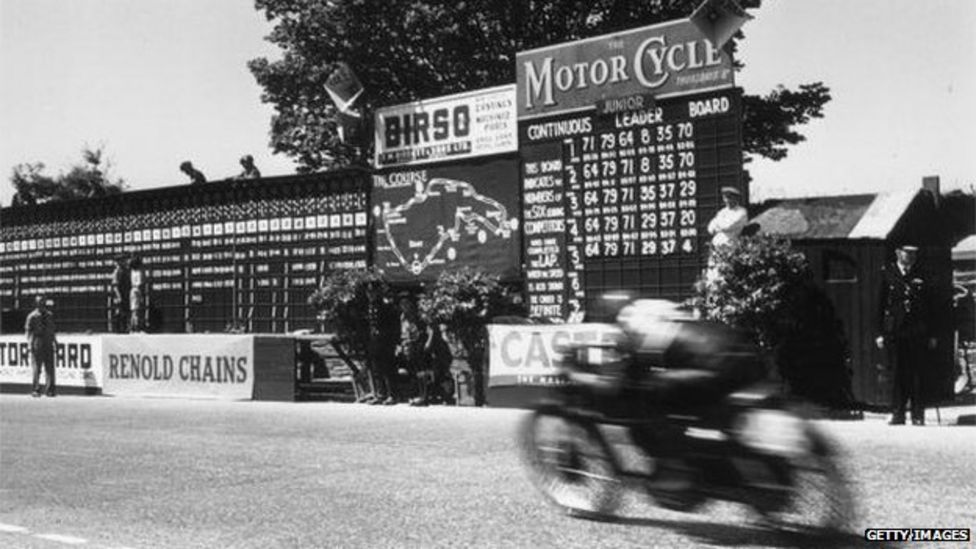 Isle of Man TT: Petition launched to save 'iconic' scoreboard - BBC News