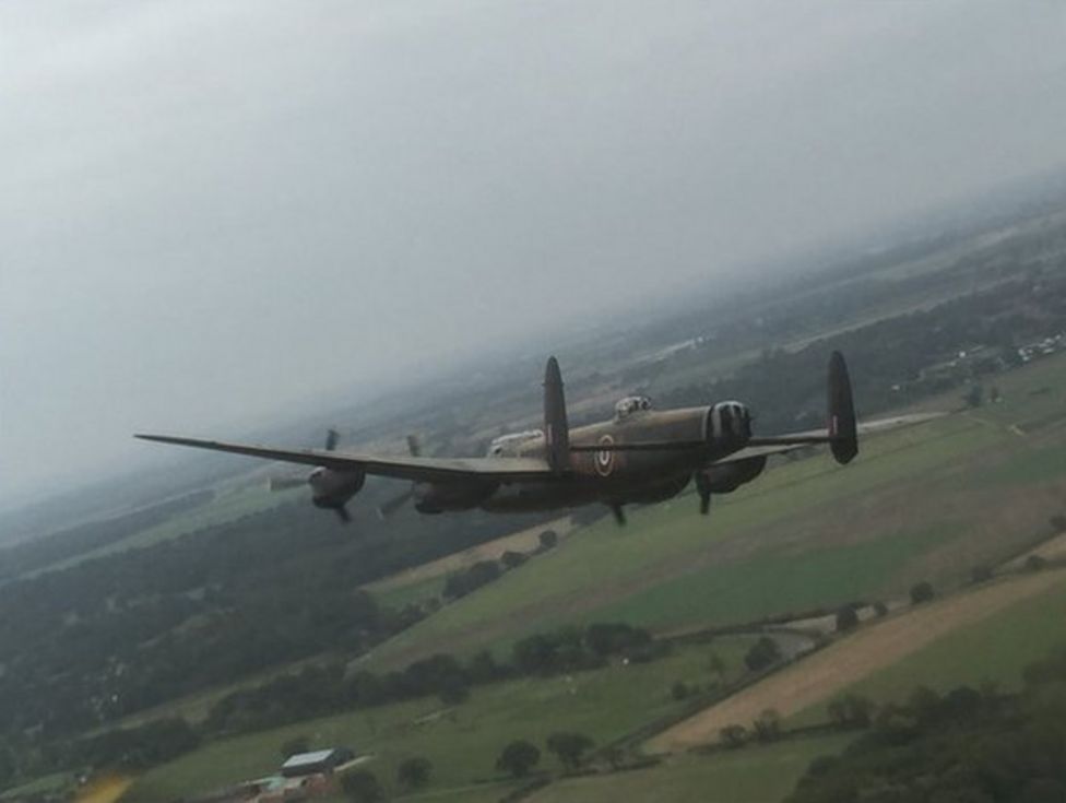 Lancaster bombers flypast at 'Dambusters' Derwent Dam - BBC News