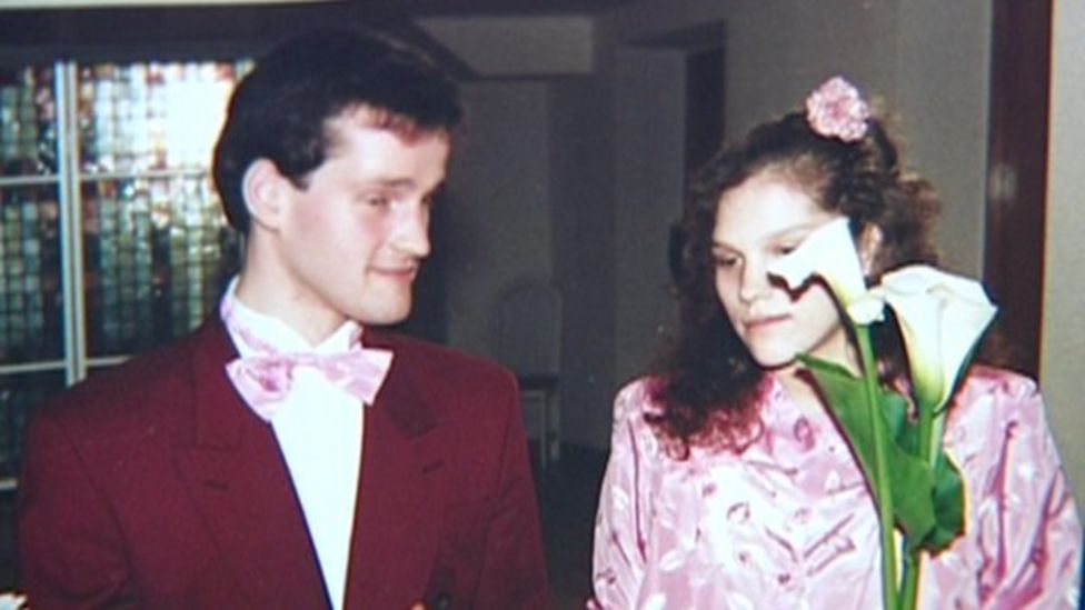 Alice Gross murder: Mother 'stunned' killer not monitored - BBC News