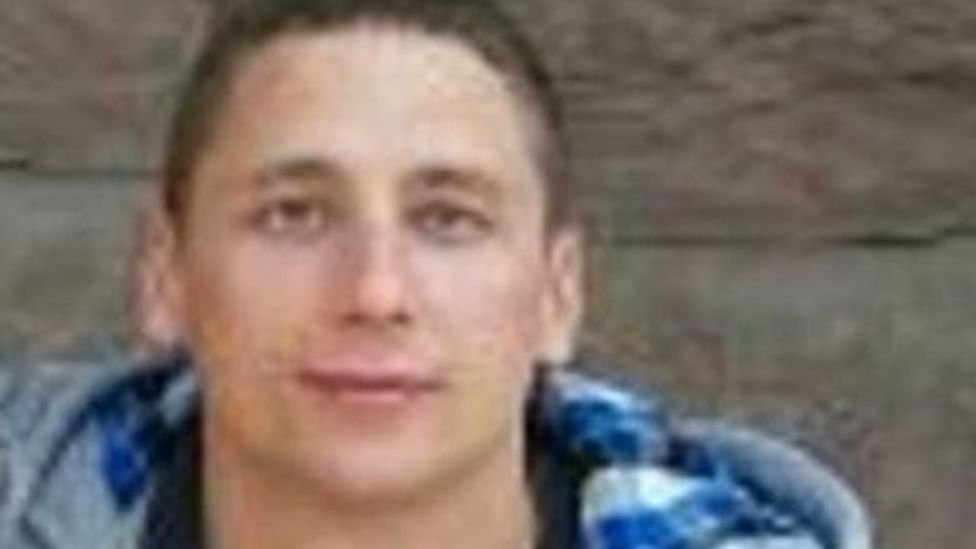 Woods gun killer Anthony Pyke jailed for 32 years - BBC News