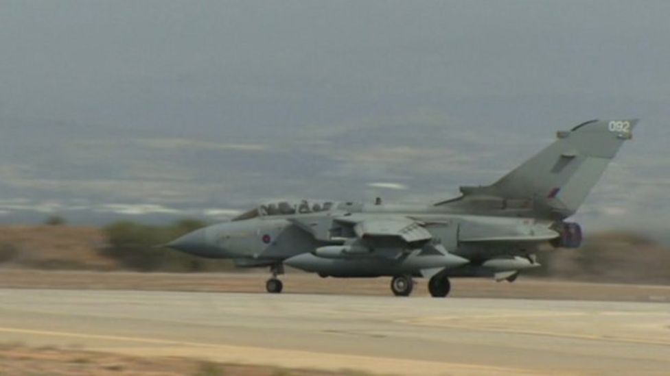 RAF jets sent on Iraqi combat mission against IS - BBC News