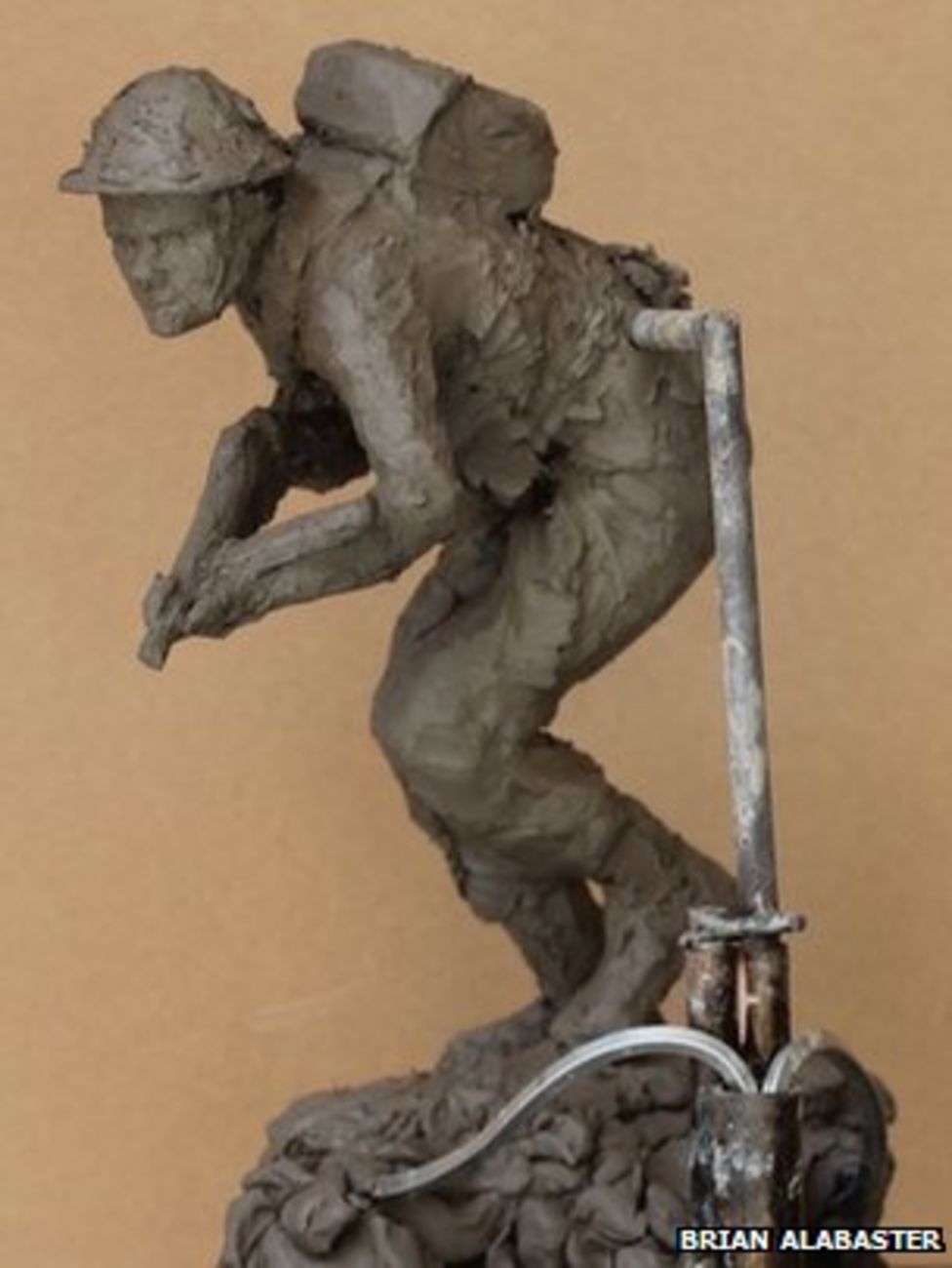 Statue to Middlesbrough VC hero Stan Hollis nears completion - BBC News