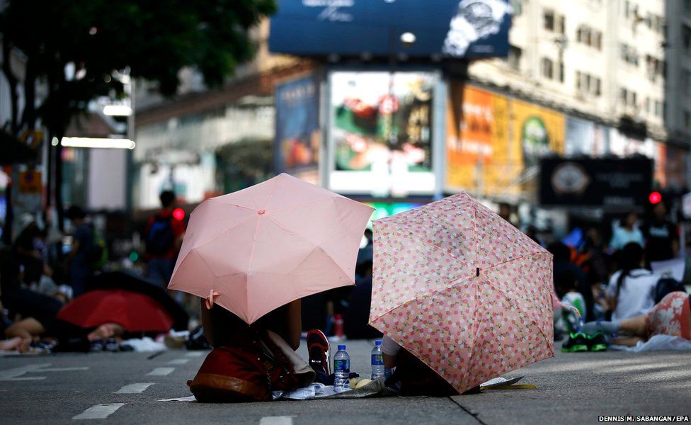 Day in pictures: 1 October - BBC News
