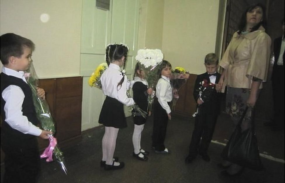 Ukraine shelling shatters Donetsk's first day of school - BBC News