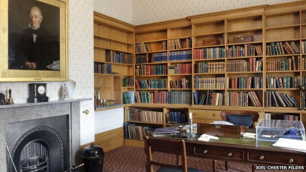 Author Elizabeth Gaskell's house restored to 'former glory' - BBC News
