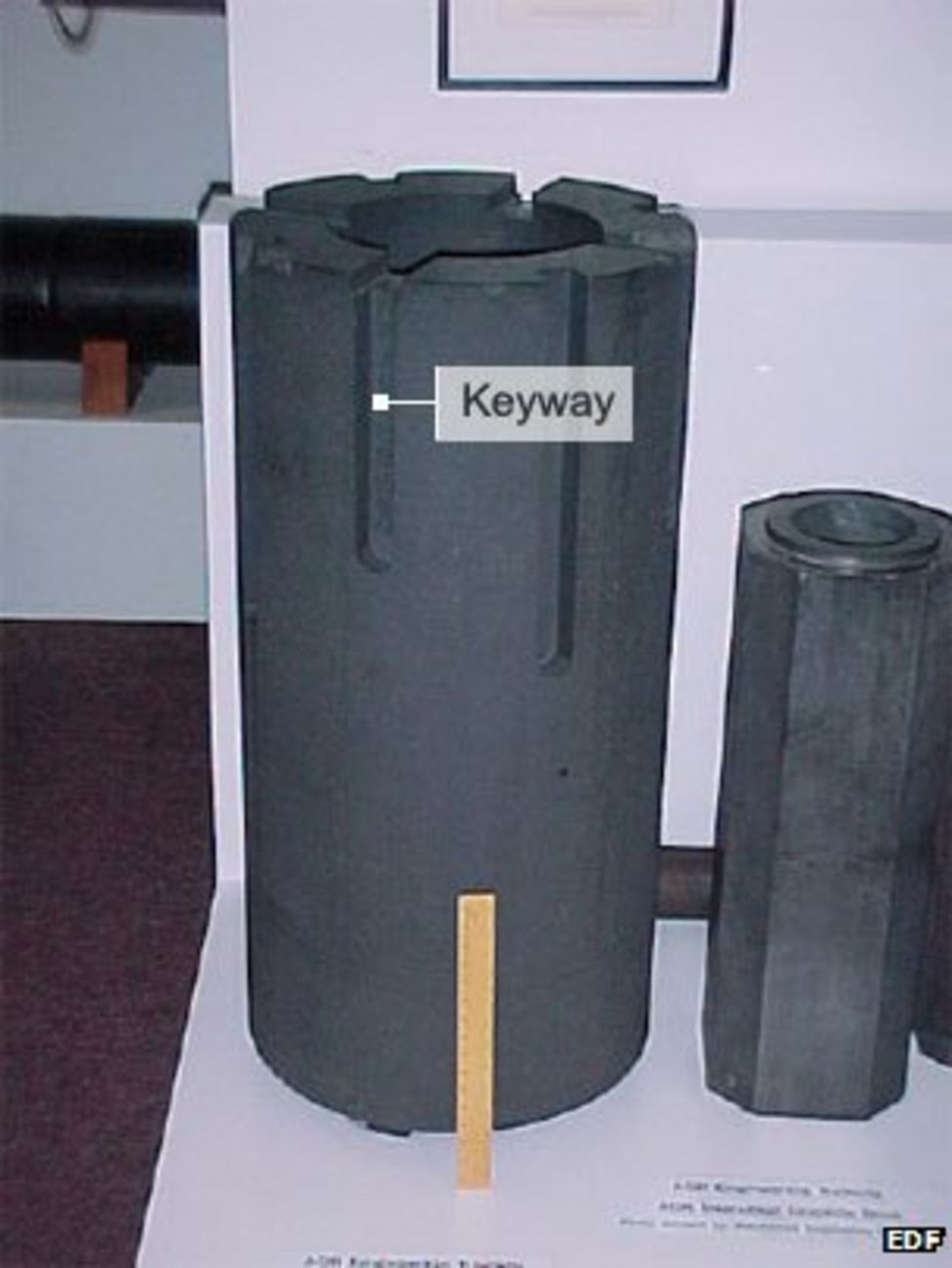 New cracks in Hunterston reactor - BBC News