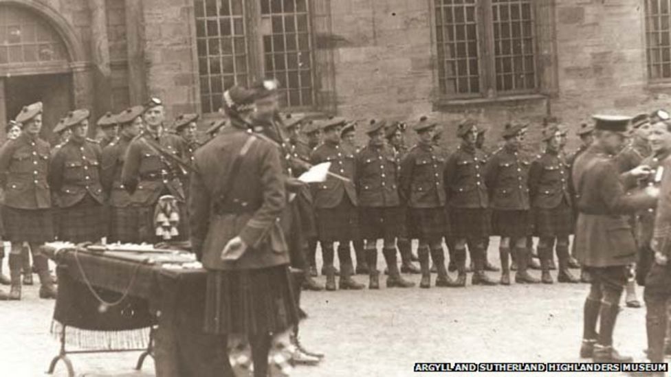 Stirling Castle's WW1 role remembered - BBC News