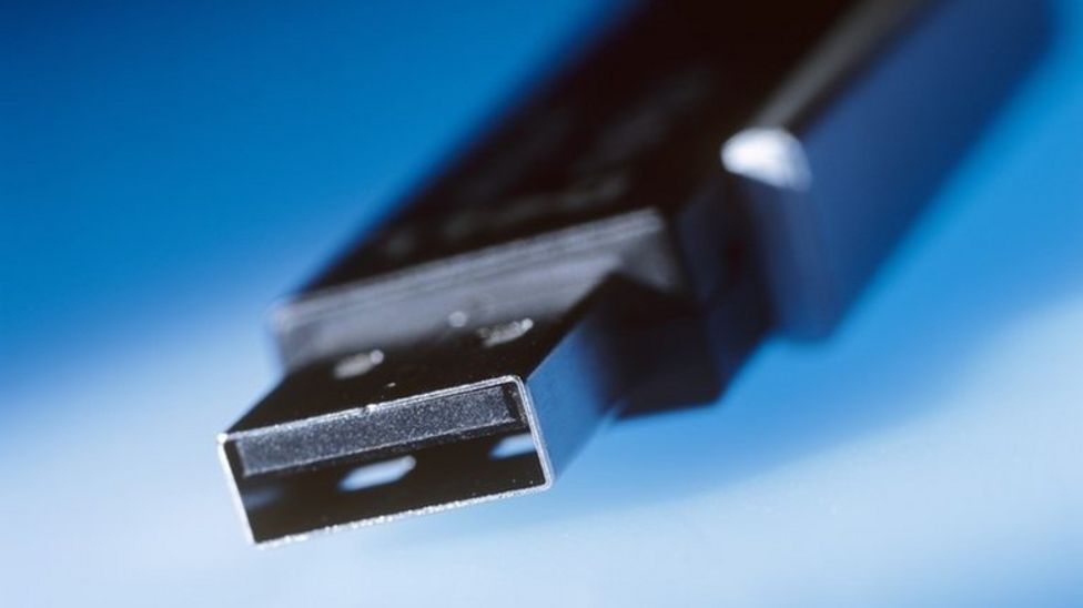 Only 100 cybercrime brains worldwide says Europol boss - BBC News