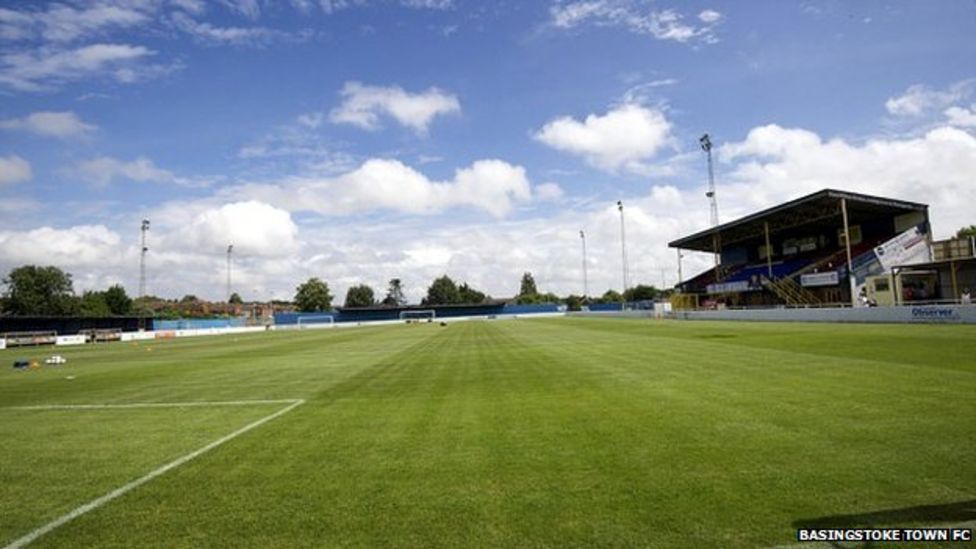 Basingstoke Town Football Club displays £10m stadium plans - BBC News