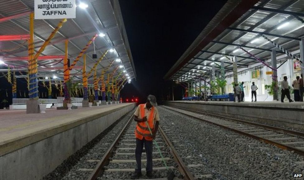 Sri Lanka's Colombo-Jaffna railway reopens - BBC News