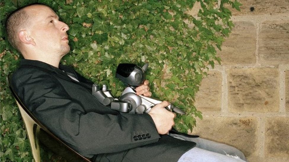 Mark Bell, electronic music pioneer, dies aged 43 - BBC News