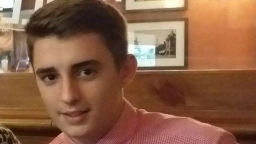 Hartlepool teenager Rhys Hewitt hit by car dies - BBC News