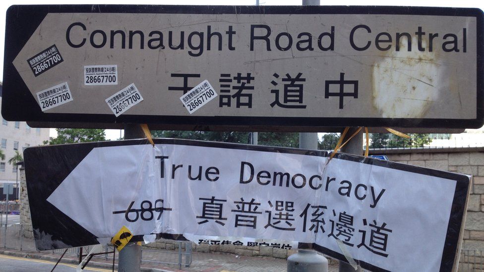 In pictures: Hong Kong protest art - BBC News