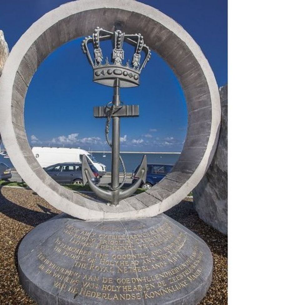 WW2: Holyhead statue to celebrate Dutch links - BBC News