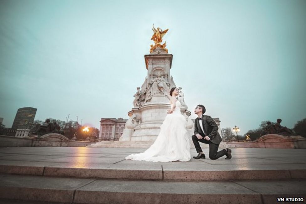Why Chinese couples are having their wedding photos taken in London ...