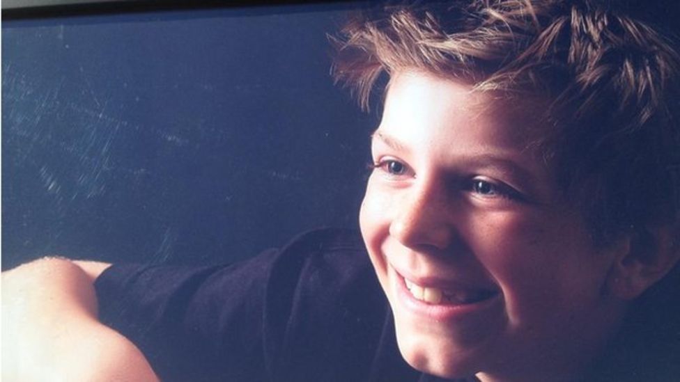 Luke Batty: Victoria inquiry opens into killing by father - BBC News