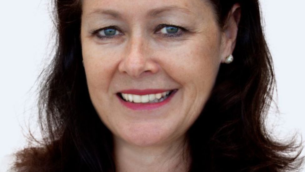 Voices from Gove: Can a mining town survive a shutdown? - BBC News