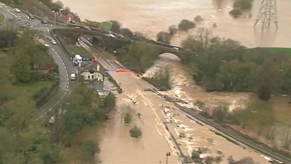 Network Rail Exeter flood prevention plans announced - BBC News