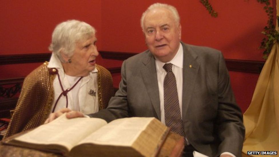 Former Australian PM Gough Whitlam dies at 98 - BBC News