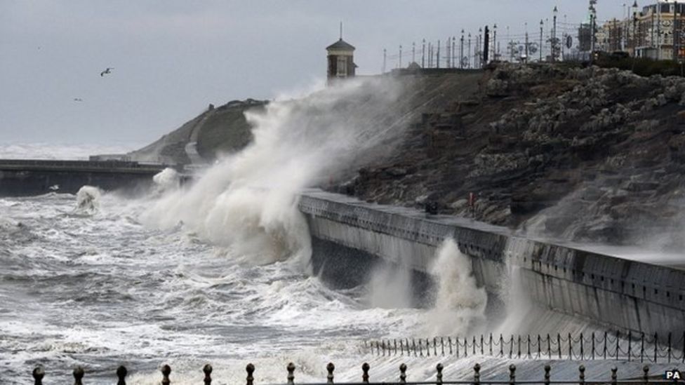 UK severe weather: Woman dies and others injured in high winds - BBC News