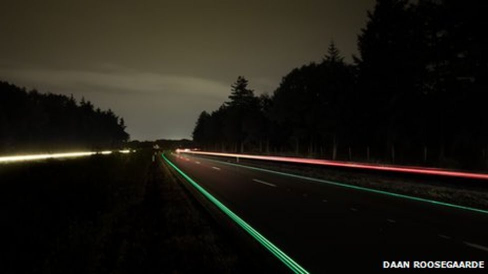 Glowing 'smart cycle lanes' are pitched to UK - BBC News