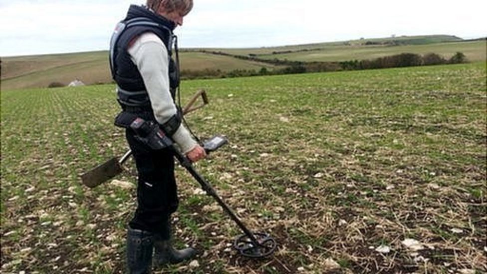 Meet the metal detectorists saving marriages - BBC News