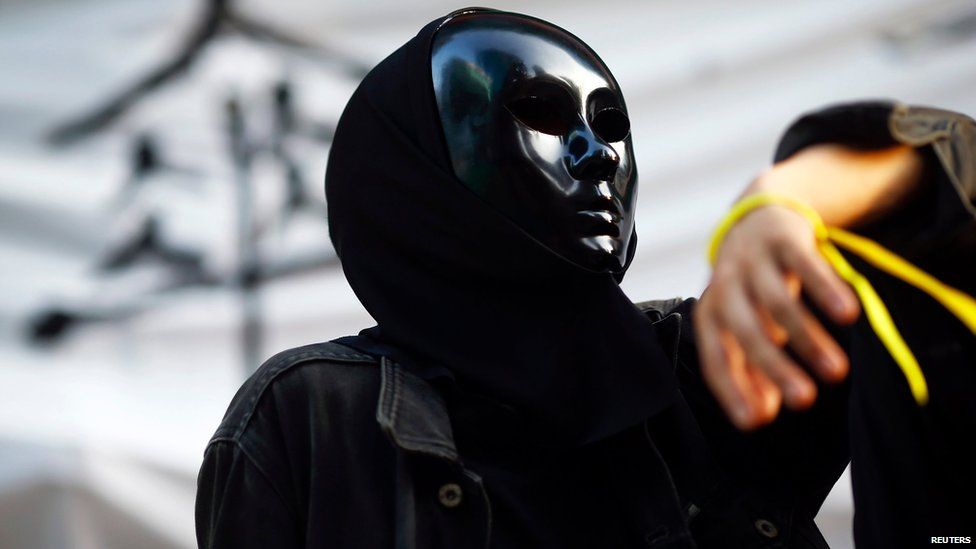 Day in pictures: 30 October - BBC News