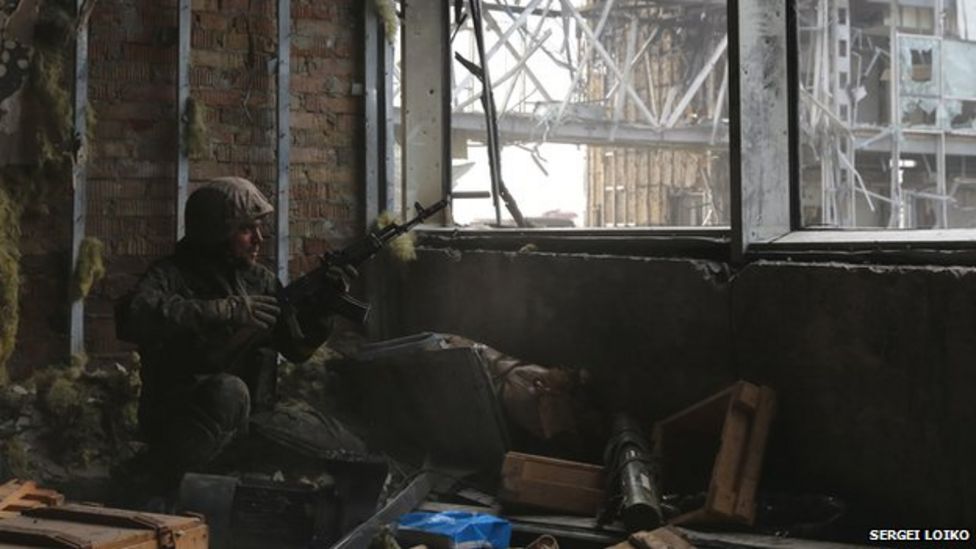 Ukraine conflict: The 'cyborg' defenders of Donetsk airport - BBC News