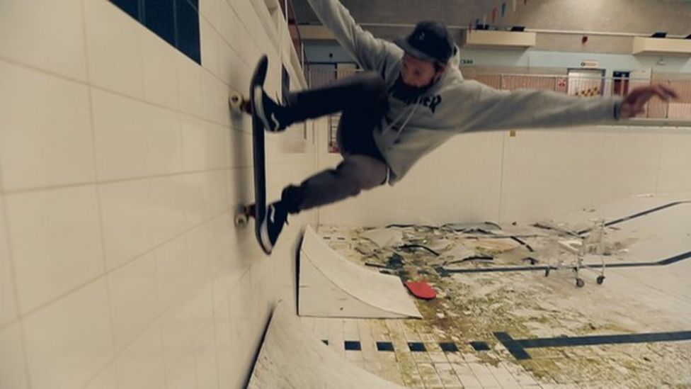 Bishopsworth pool to be transformed into indoor skatepark - BBC News