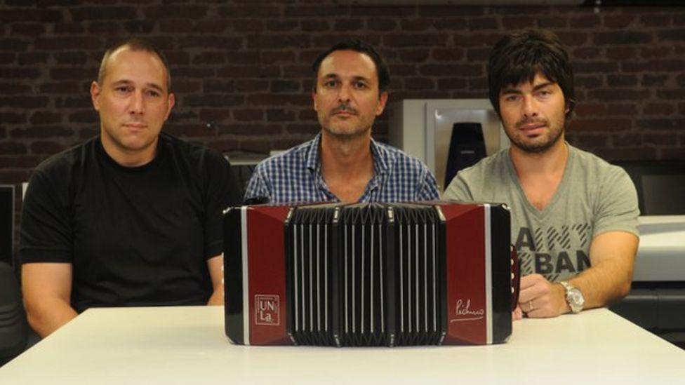 The musical key to keeping Argentina dancing the tango - BBC News