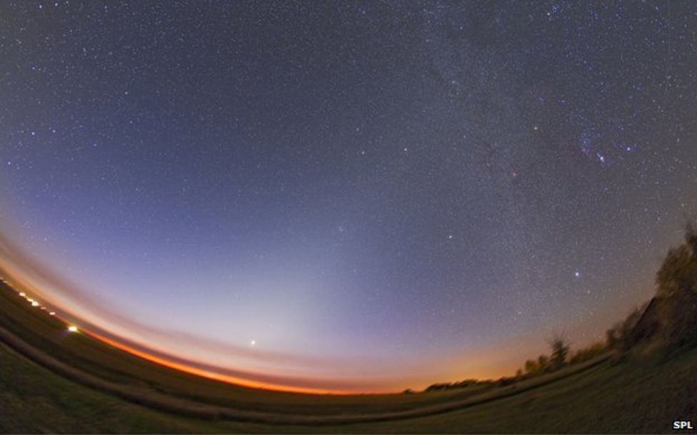 Background light suggests many stars 'outside galaxies' - BBC News