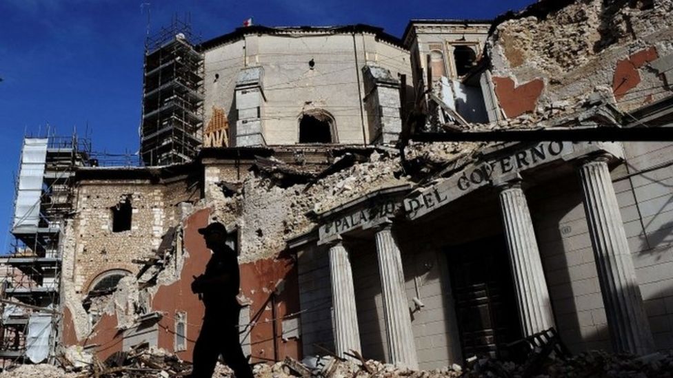 Italy earthquake: Death toll rises to at least 159 - BBC News