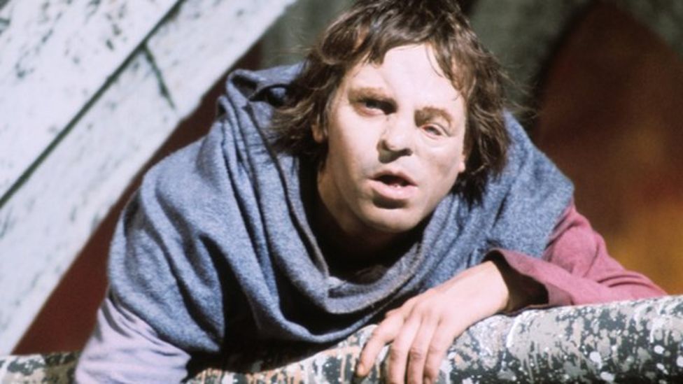 In pictures: Warren Clarke - BBC News