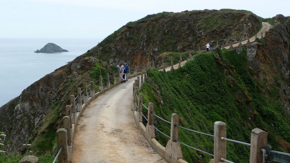 Sark tourism 'very important to Guernsey' - BBC News