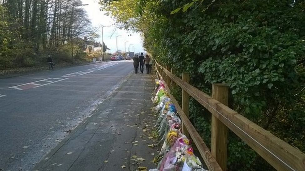 Doncaster crash: Speed limit review after teen deaths - BBC News