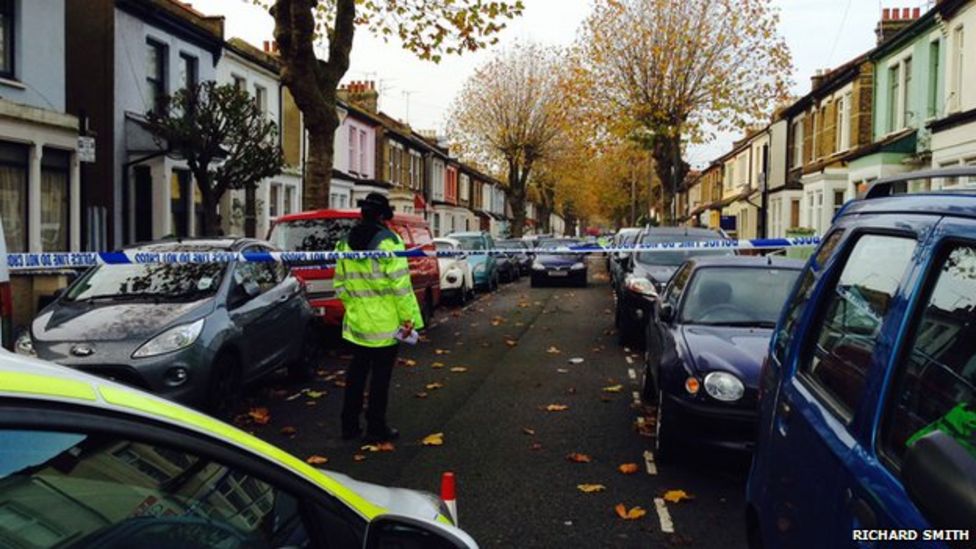 Southend murder probe after stabbing victim dies - BBC News