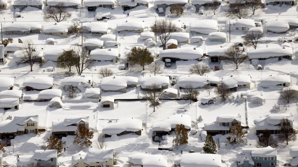 Flood warnings as snow set to melt in north-eastern US - BBC News