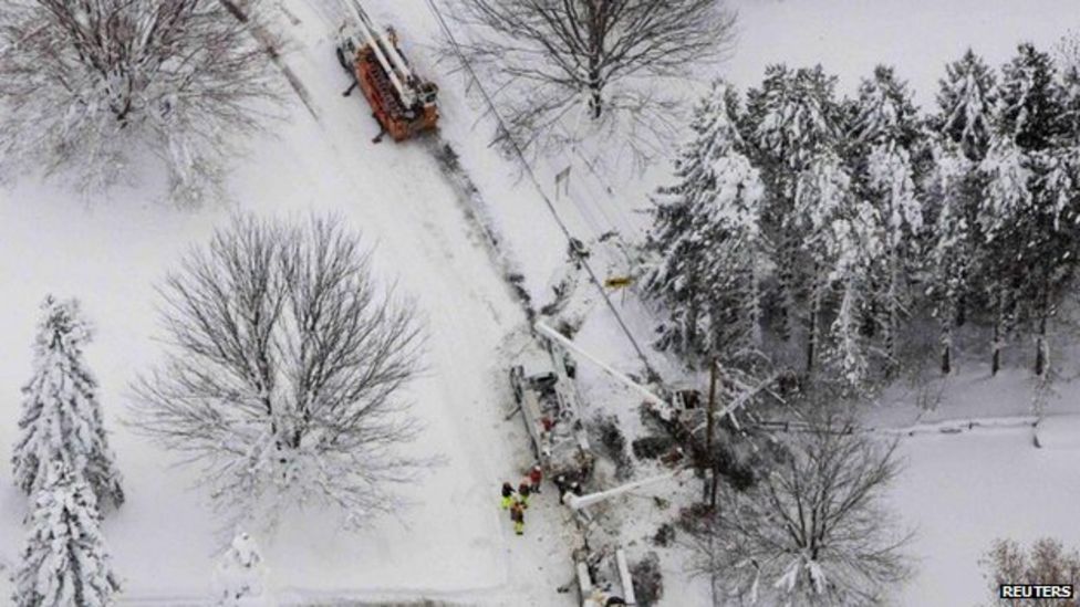 Flood warnings as snow set to melt in north-eastern US - BBC News