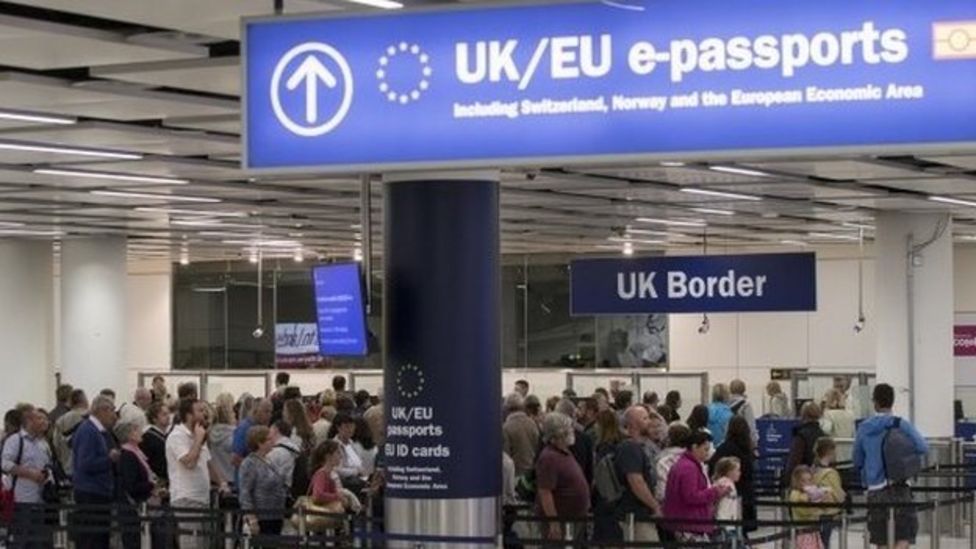 Net migration to UK rises to 260,000 in year to June - BBC News