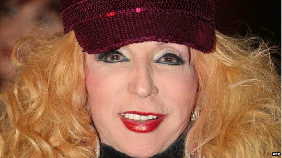 Sabah, Lebanese singing legend, dies aged 87 - BBC News