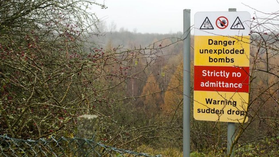 Fauld explosion 70th anniversary: New memorial unveiled - BBC News