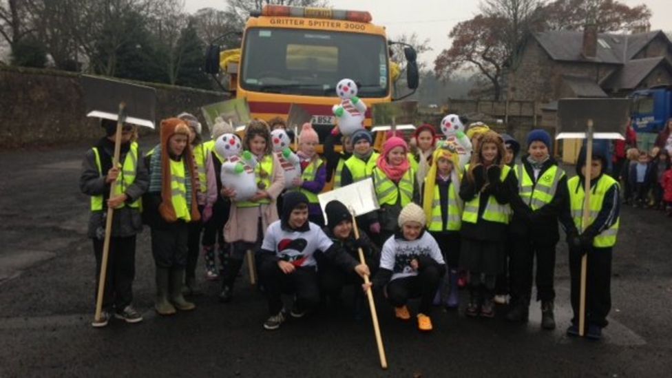 School pupils name Scottish Borders gritter fleet - BBC News