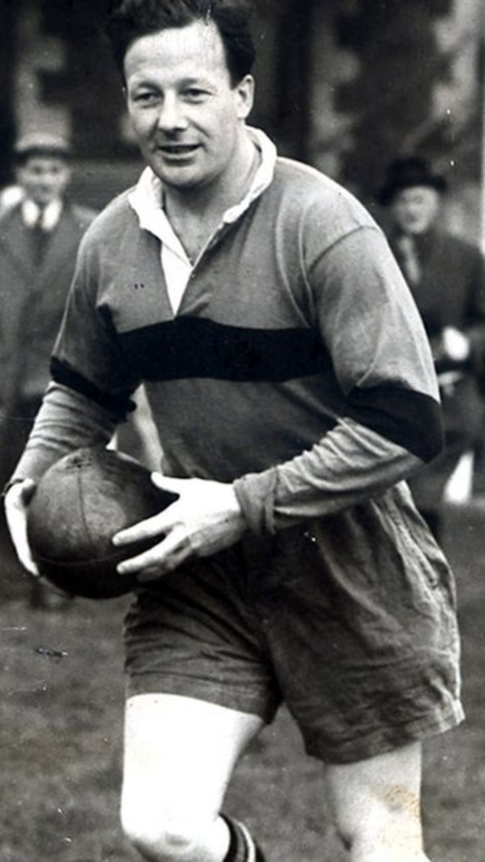 Obituary: Jack Kyle - BBC News