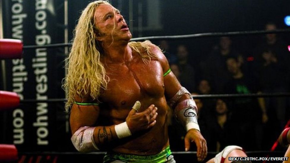 Mickey Rourke wins exhibition boxing match - BBC News