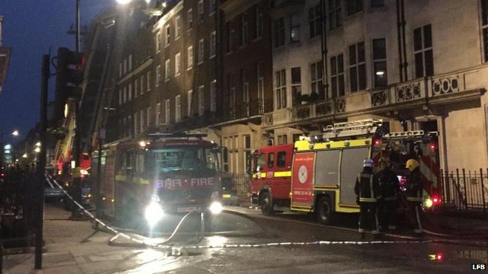 Nine led to safety during Marylebone house fire - BBC News