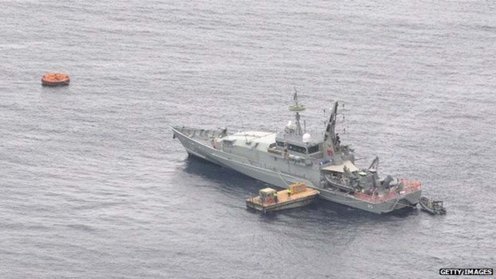 Australian sailors on asylum operations 'traumatised' - BBC News