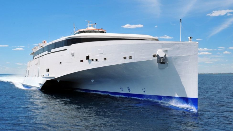 New £50m Condor ferry damaged in Guernsey high winds - BBC News