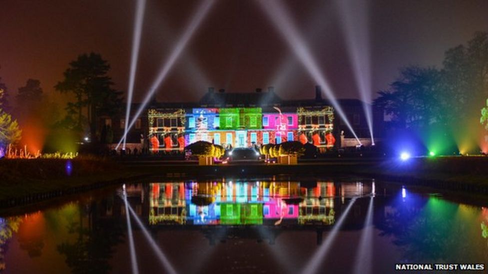 Wrexham's Erddig Hall lights up the night for festive season - BBC News