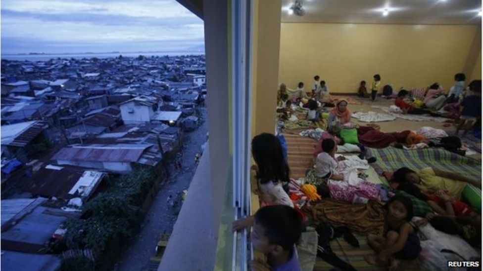 Typhoon Hagupit in pictures and tweets - BBC News